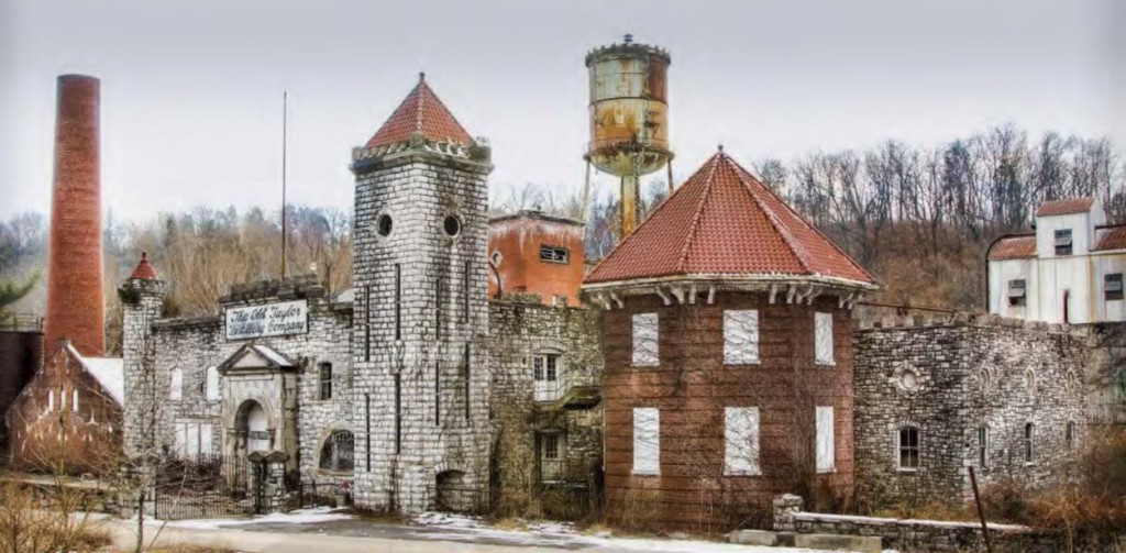 A Beautiful Photographic Excursion Through Historic Bourbon ...