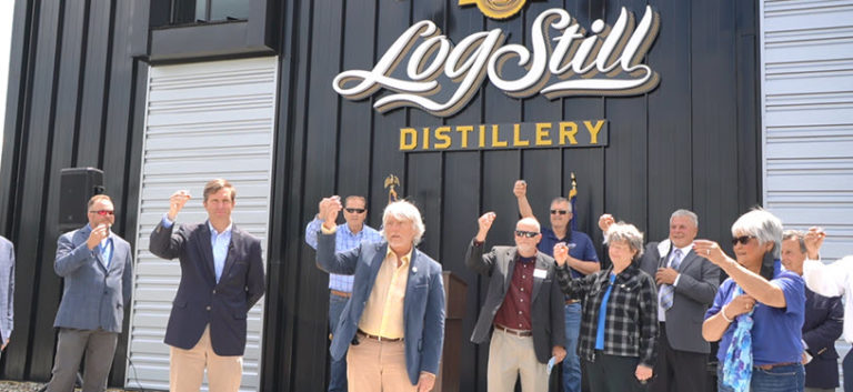 Choo, Choo – Wally Dant, Kentucky Gov & Friends Arrive at Log Still ...