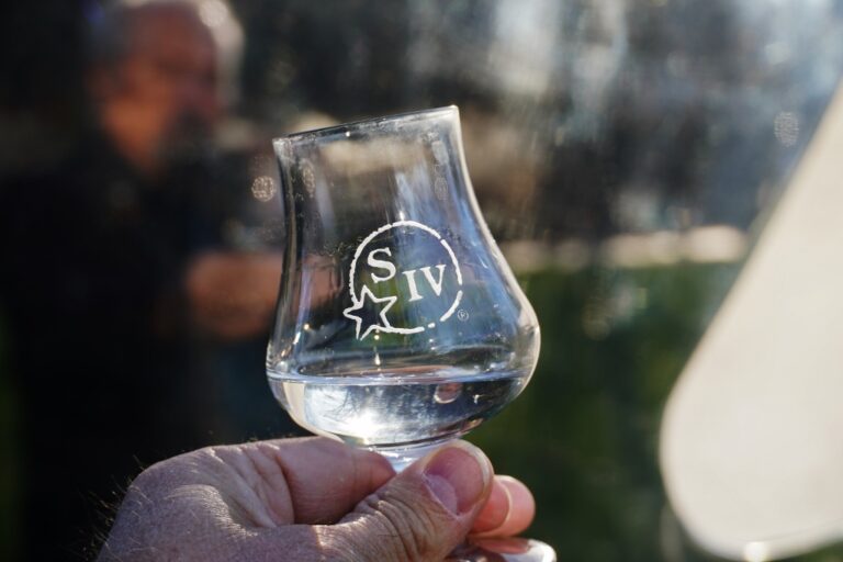 Maker’s Mark Fills the World’s First Barrel of Bourbon with ‘Certified ...